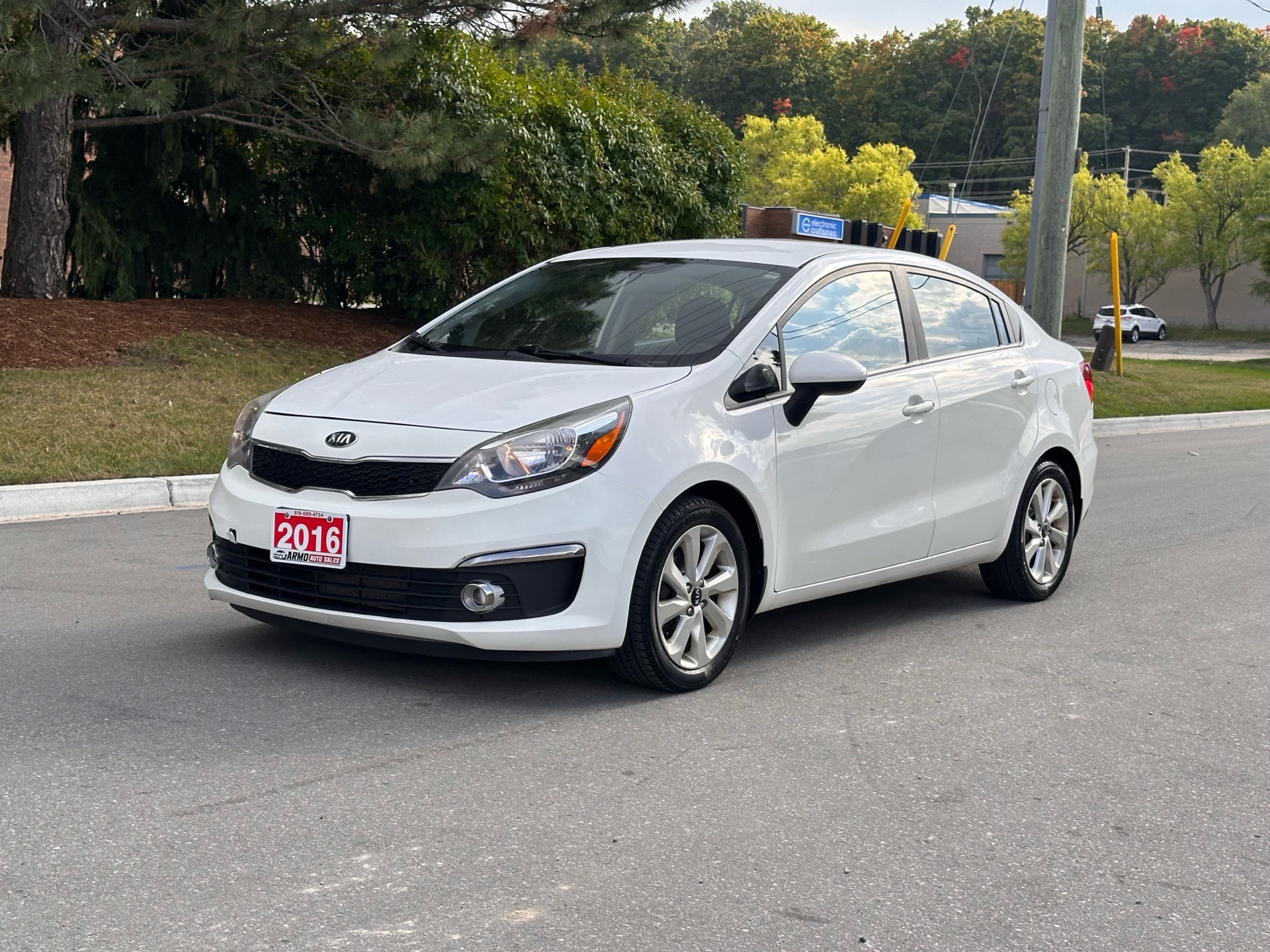 WATERLOO Used Car Dealer | New and Used Car For Sale | Armo Auto Sales