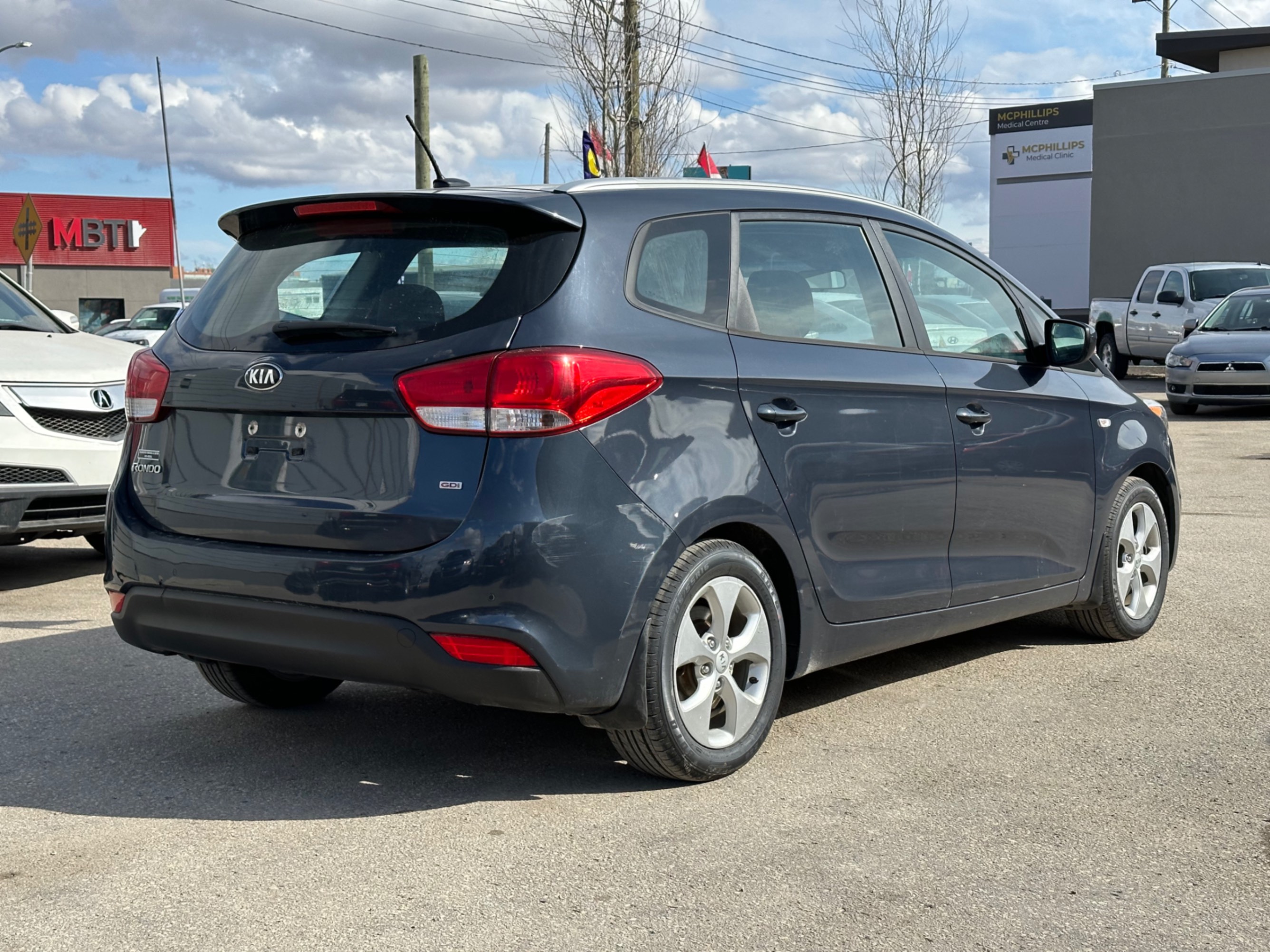 Winnipeg Used Car Dealer | New and Used Car For Sale | Gundhu