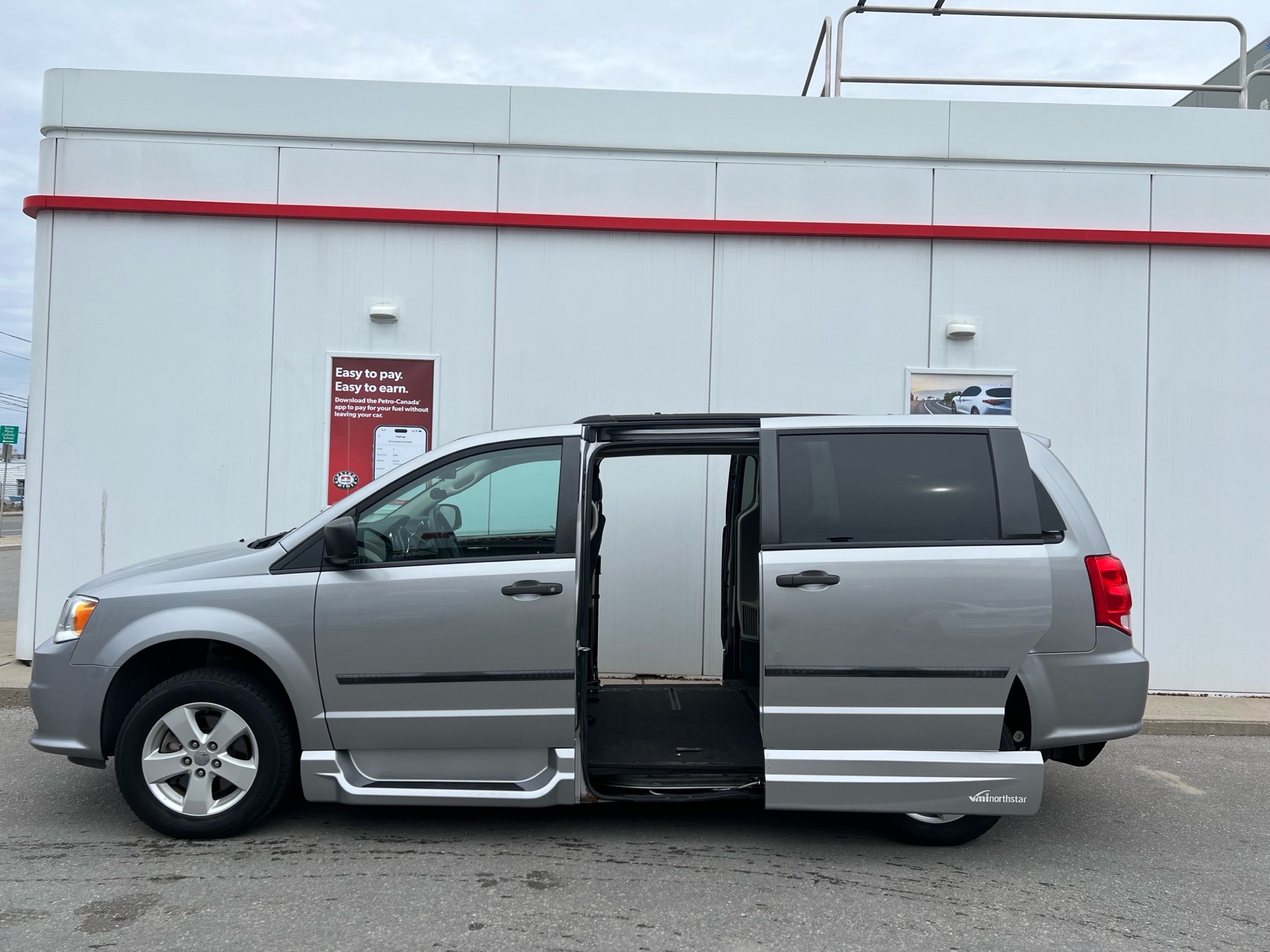 Used Car | TORONTO Used Car Dealer | New and Used Car For Sale | Lucky ...