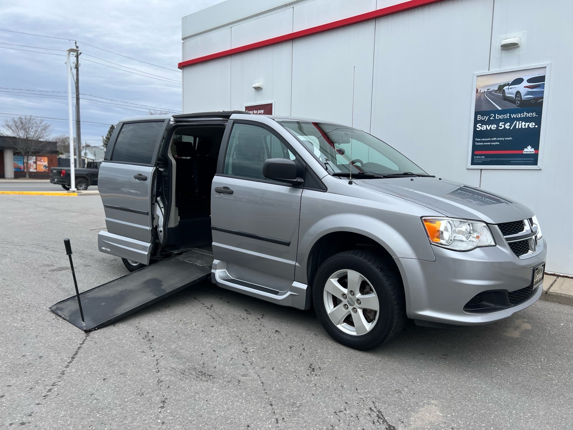 Used Car | TORONTO Used Car Dealer | New and Used Car For Sale | Lucky ...