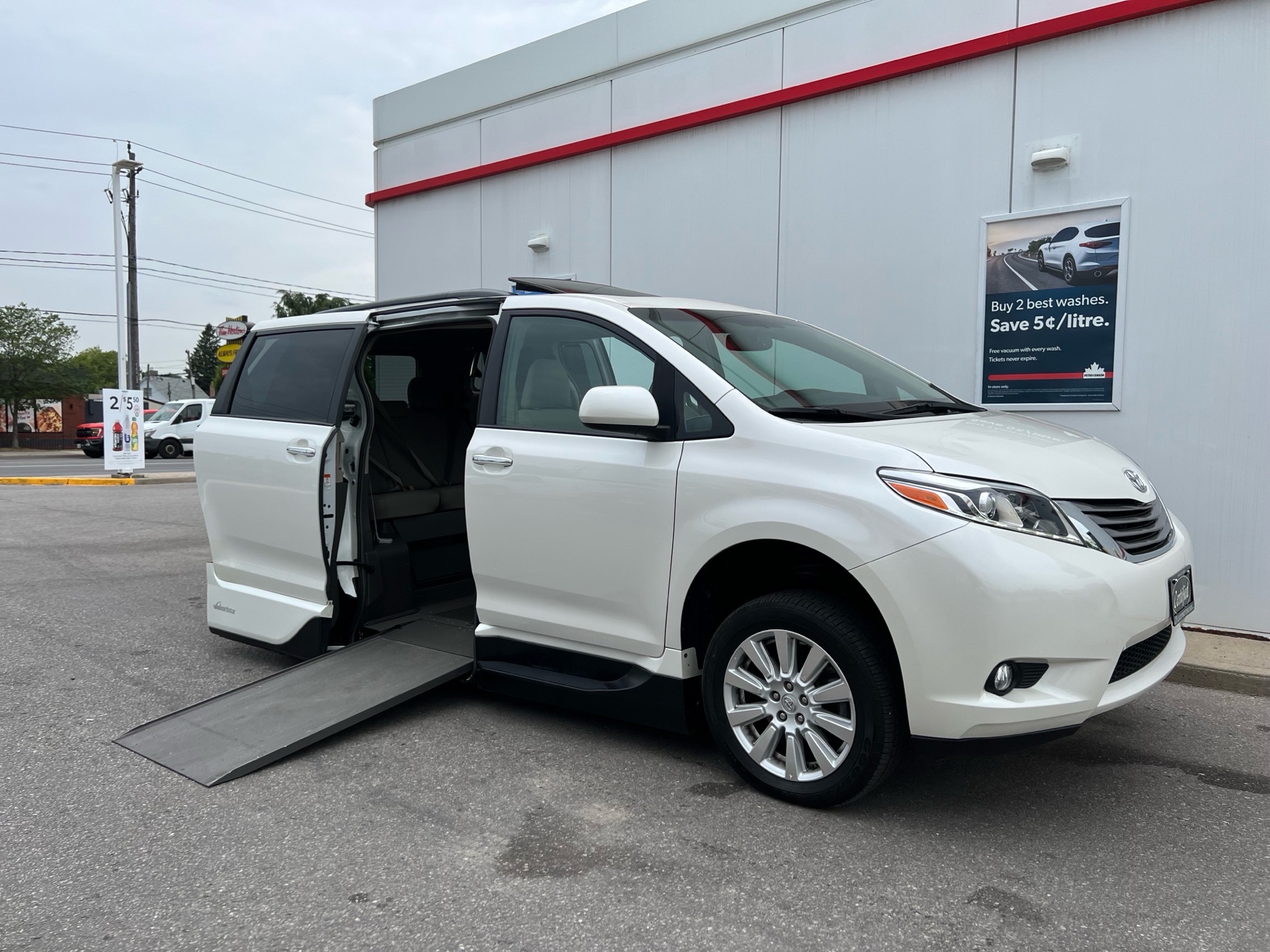 Used Car | TORONTO Used Car Dealer | New and Used Car For Sale | Lucky ...